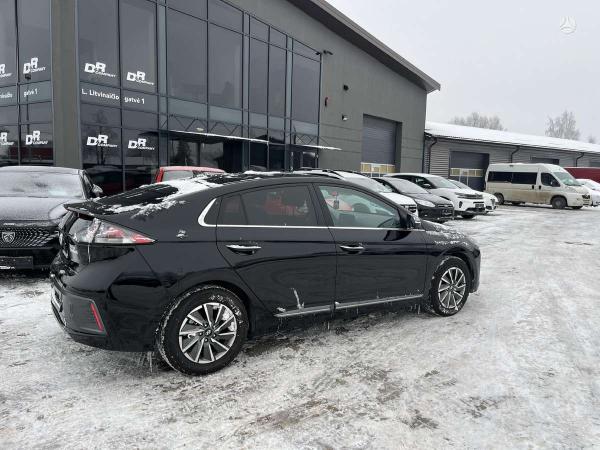 Melns Hyundai Ioniq 2022 Tauragė, ar dzinēja tilpumu 0.00 L un nobraukumu 62 tūkst. km par 14250 €, foto 6 vietnē AUTOMOTO.COM.LV