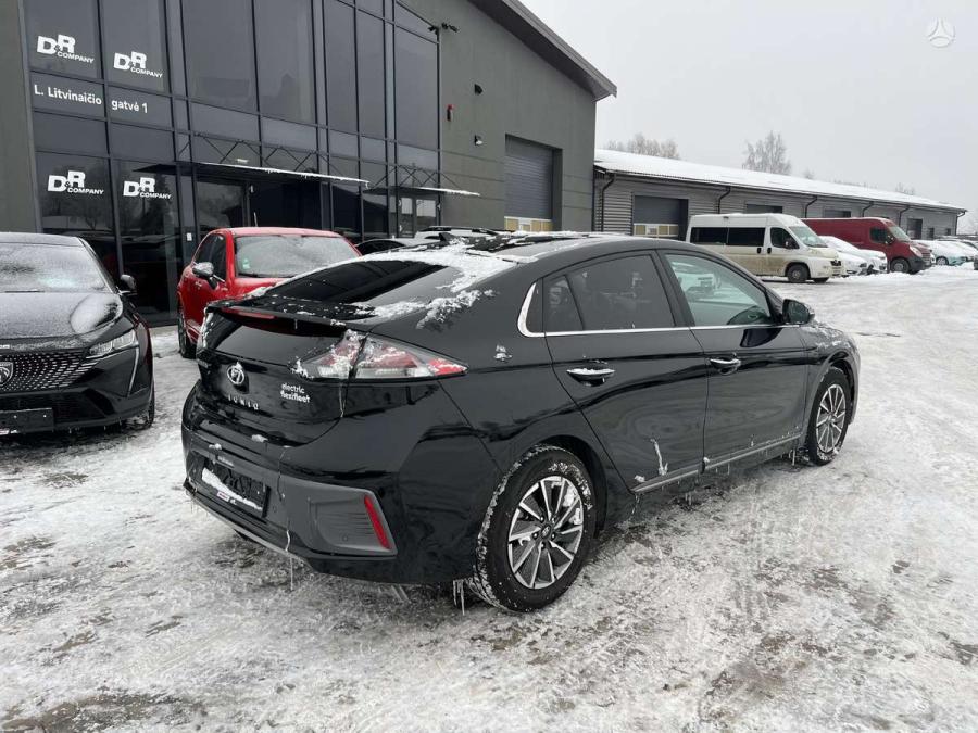 Melns Hyundai Ioniq 2022 Tauragė, ar dzinēja tilpumu 0.00 L un nobraukumu 62 tūkst. km par 14250 €, foto 7 vietnē AUTOMOTO.COM.LV