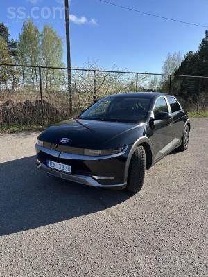 Melns Hyundai Ioniq 2022 Rīga, ar dzinēja tilpumu 0.00 L un nobraukumu 65 tūkst. km par 28900 €, foto  vietnē AUTOMOTO.COM.LV