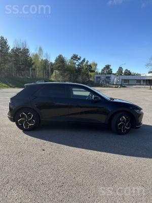 Черный Хендай Ioniq 2022 в Рига, объемом двигателя 0.00 л и пробегом 65 тыс. км за 28900 €, фото 4 на AUTOMOTO.COM.LV
