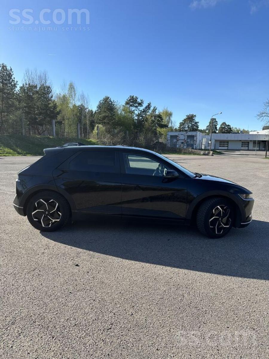 Черный Хендай Ioniq 2022 в Рига, объемом двигателя 0.00 л и пробегом 65 тыс. км за 28900 €, фото 4 на AUTOMOTO.COM.LV
