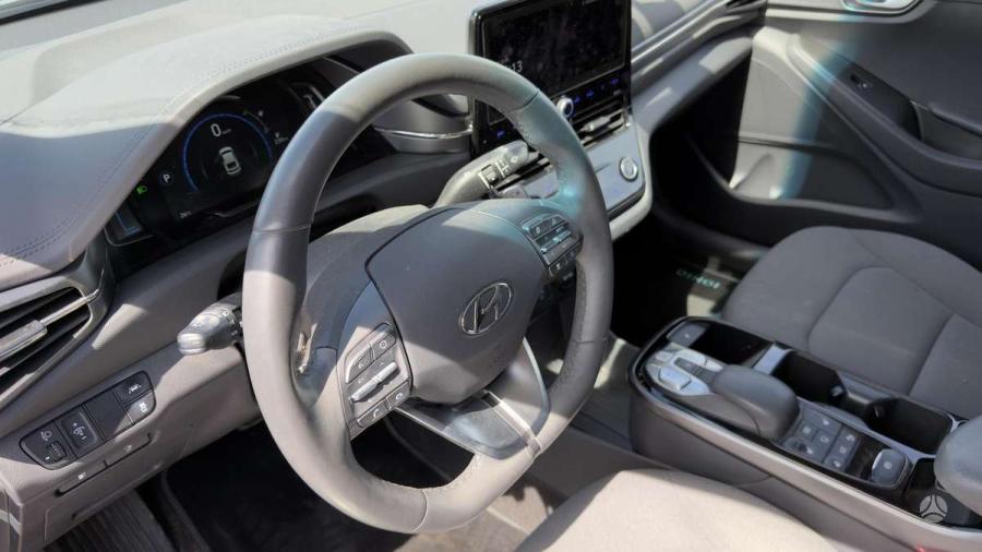 Black Hyundai Ioniq 2022 in Siauliai, with an engine capacity of 0.00 L and mileage of 75 thousand km for 11400 €, photo 13 on AUTOMOTO.COM.LV