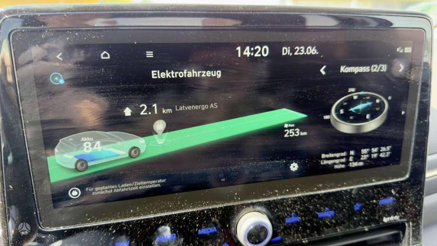 Black Hyundai Ioniq 2022 in Siauliai, with an engine capacity of 0.00 L and mileage of 75 thousand km for 11400 €, photo 19 on AUTOMOTO.COM.LV