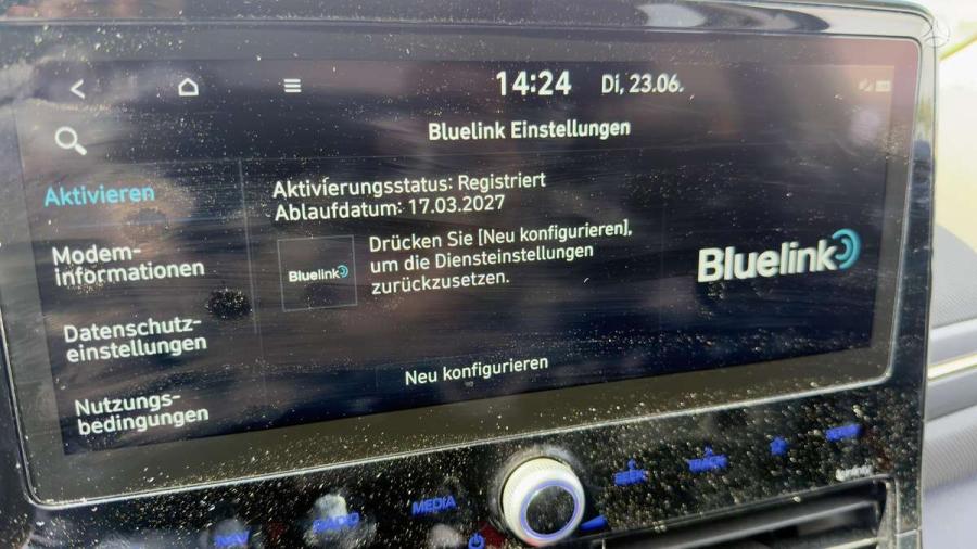 Black Hyundai Ioniq 2022 in Siauliai, with an engine capacity of 0.00 L and mileage of 75 thousand km for 11400 €, photo 22 on AUTOMOTO.COM.LV