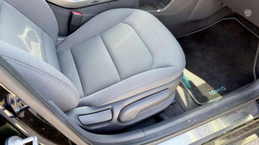 Black Hyundai Ioniq 2022 in Siauliai, with an engine capacity of 0.00 L and mileage of 75 thousand km for 11400 €, photo 33 on AUTOMOTO.COM.LV