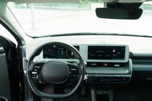 Melns Hyundai Ioniq 2023 Rīga, ar dzinēja tilpumu 0.00 L un nobraukumu 58 tūkst. km par 28650 €, foto 13 vietnē AUTOMOTO.COM.LV
