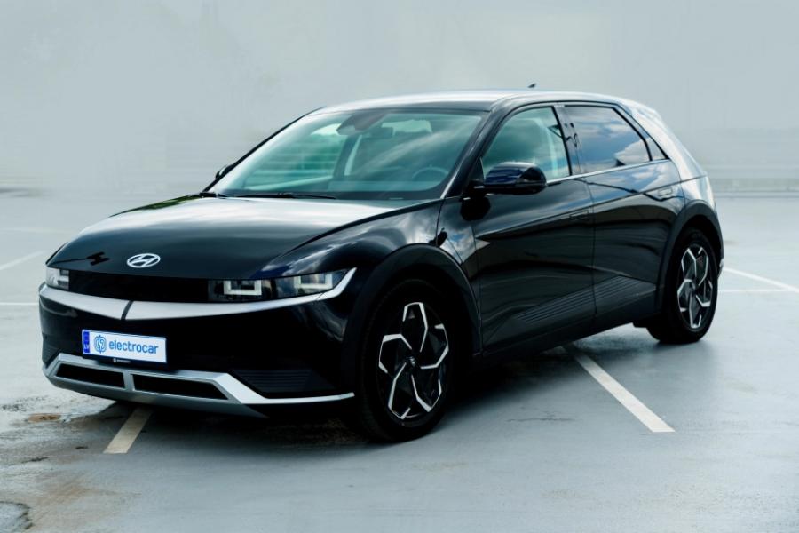 Melns Hyundai Ioniq 2023 Rīga, ar dzinēja tilpumu 0.00 L un nobraukumu 58 tūkst. km par 28650 €, foto 17 vietnē AUTOMOTO.COM.LV
