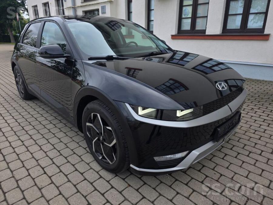 Black Hyundai Ioniq 2023 in Jelgava, with an engine capacity of 0.00 L and mileage of 87 thousand km for 25800 €, photo 3 on AUTOMOTO.COM.LV