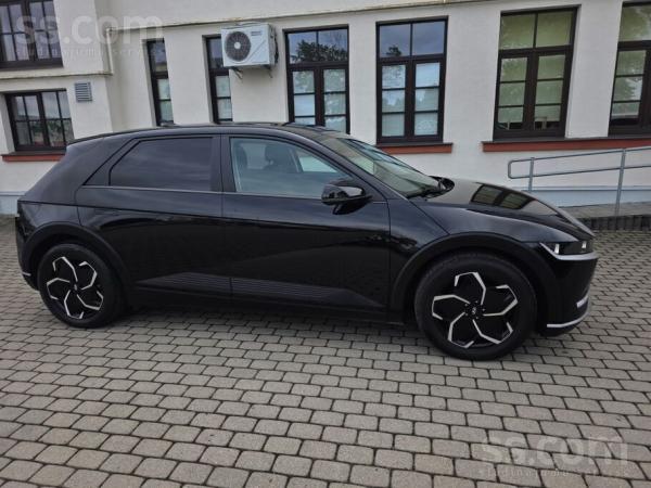 Black Hyundai Ioniq 2023 in Jelgava, with an engine capacity of 0.00 L and mileage of 87 thousand km for 25800 €, photo 5 on AUTOMOTO.COM.LV