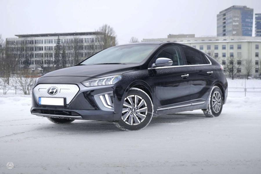 Black Hyundai Ioniq 2022 in Vilnius, with an engine capacity of 0.00 L and mileage of 46 thousand km for 20990 €, photo 1 on AUTOMOTO.COM.LV