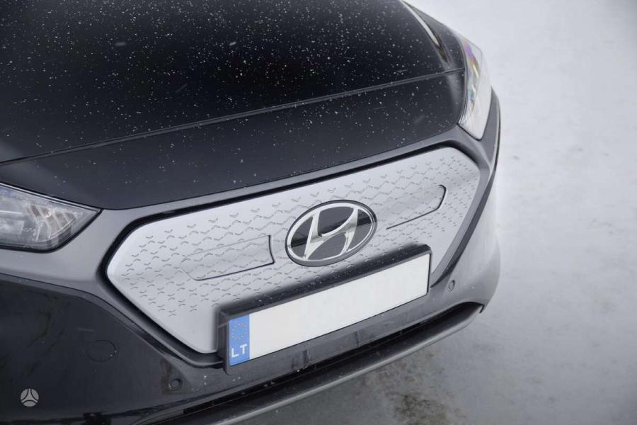 Black Hyundai Ioniq 2022 in Vilnius, with an engine capacity of 0.00 L and mileage of 46 thousand km for 20990 €, photo 8 on AUTOMOTO.COM.LV