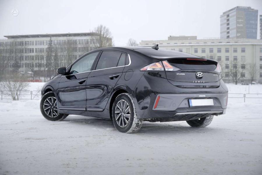 Black Hyundai Ioniq 2022 in Vilnius, with an engine capacity of 0.00 L and mileage of 46 thousand km for 20990 €, photo 11 on AUTOMOTO.COM.LV