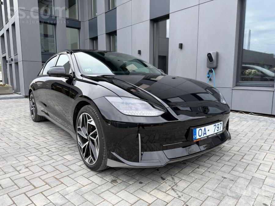 Black Hyundai Ioniq 2024 in Riga, with an engine capacity of 1.80 L and mileage of 27 thousand km for 42000 €, photo 1 on AUTOMOTO.COM.LV