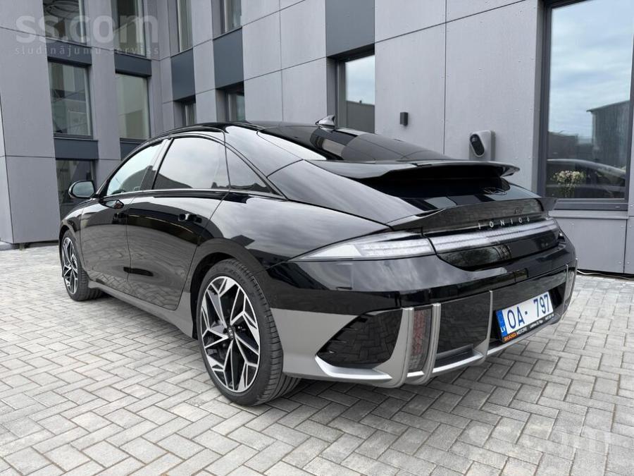 Black Hyundai Ioniq 2024 in Riga, with an engine capacity of 1.80 L and mileage of 27 thousand km for 42000 €, photo 3 on AUTOMOTO.COM.LV