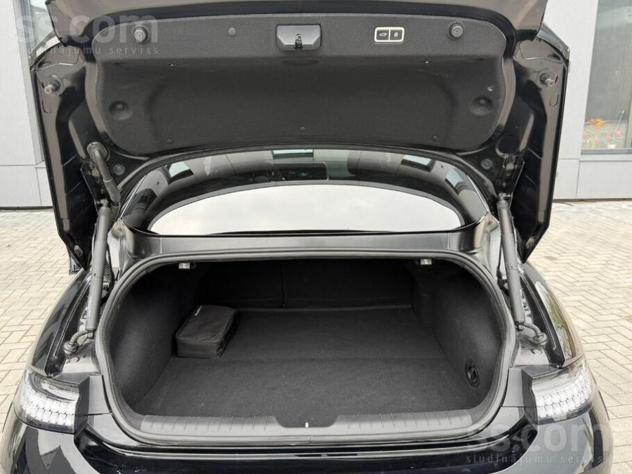 Black Hyundai Ioniq 2024 in Riga, with an engine capacity of 1.80 L and mileage of 27 thousand km for 42000 €, photo 12 on AUTOMOTO.COM.LV