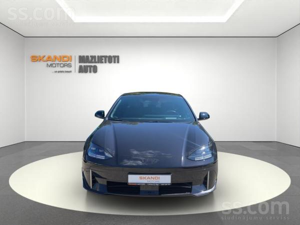 Черный Хендай Ioniq 2024 в Рига, объемом двигателя 0.00 л и пробегом 19 тыс. км за 38490 €, фото 2 на AUTOMOTO.COM.LV