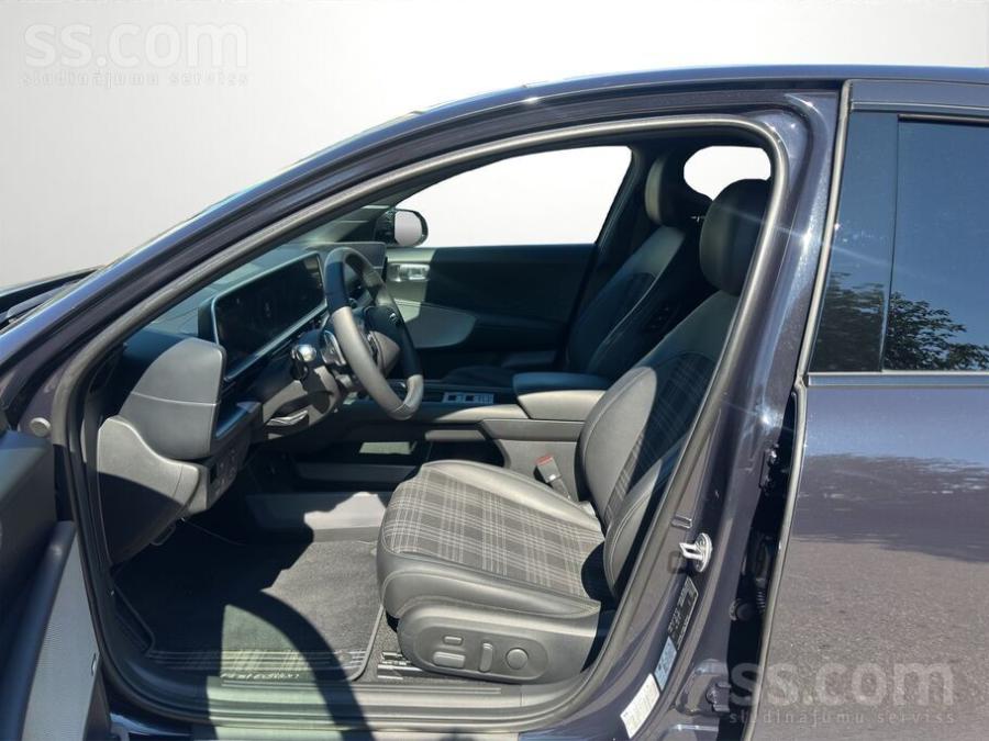 Черный Хендай Ioniq 2024 в Рига, объемом двигателя 0.00 л и пробегом 19 тыс. км за 38490 €, фото 10 на AUTOMOTO.COM.LV