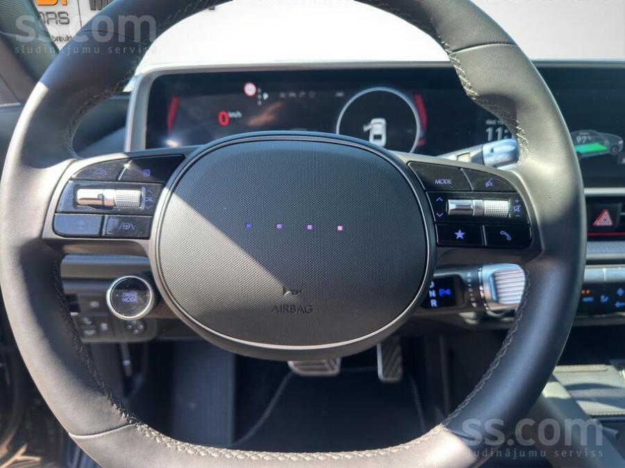 Черный Хендай Ioniq 2024 в Рига, объемом двигателя 0.00 л и пробегом 19 тыс. км за 38490 €, фото 11 на AUTOMOTO.COM.LV