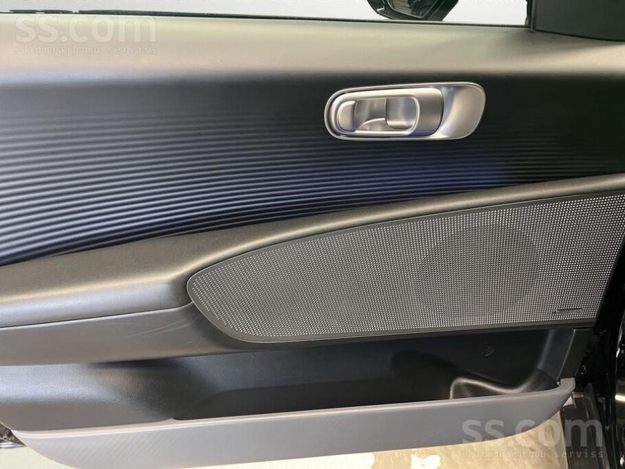 Melns Hyundai Ioniq 2024 Rīga, ar dzinēja tilpumu 0.00 L un nobraukumu 34 tūkst. km par 34490 €, foto 14 vietnē AUTOMOTO.COM.LV
