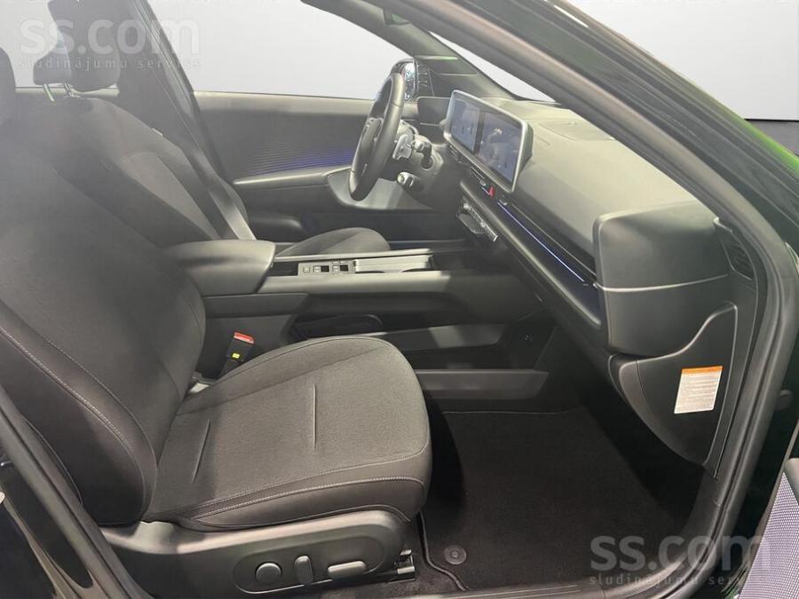 Melns Hyundai Ioniq 2024 Rīga, ar dzinēja tilpumu 0.00 L un nobraukumu 34 tūkst. km par 34490 €, foto 20 vietnē AUTOMOTO.COM.LV