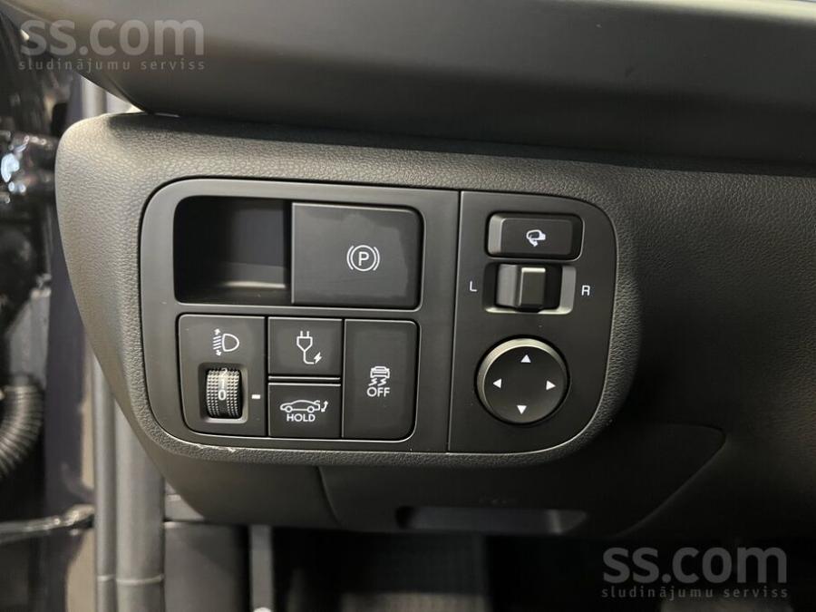 Black Hyundai Ioniq 2024 in Riga, with an engine capacity of 0.00 L and mileage of 12 thousand km for 28990 €, photo 17 on AUTOMOTO.COM.LV