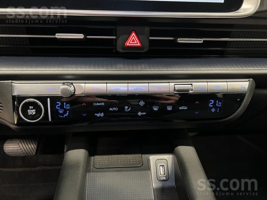 Black Hyundai Ioniq 2024 in Riga, with an engine capacity of 0.00 L and mileage of 12 thousand km for 28990 €, photo 18 on AUTOMOTO.COM.LV
