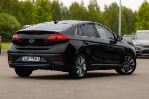 Черный Хендай Ioniq 2016 в Елгава, объемом двигателя 1.60 л и пробегом 212 тыс. км за 8950 €, фото 5 на AUTOMOTO.COM.LV
