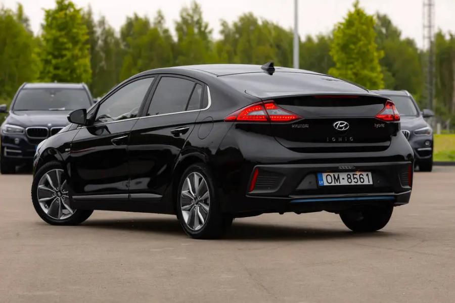 Черный Хендай Ioniq 2016 в Елгава, объемом двигателя 1.60 л и пробегом 212 тыс. км за 8950 €, фото 7 на AUTOMOTO.COM.LV
