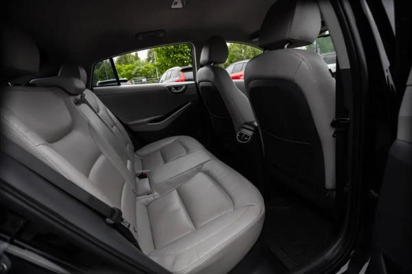 Черный Хендай Ioniq 2016 в Елгава, объемом двигателя 1.60 л и пробегом 212 тыс. км за 8950 €, фото 9 на AUTOMOTO.COM.LV