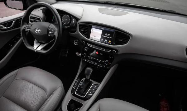 Черный Хендай Ioniq 2016 в Елгава, объемом двигателя 1.60 л и пробегом 212 тыс. км за 8950 €, фото 10 на AUTOMOTO.COM.LV