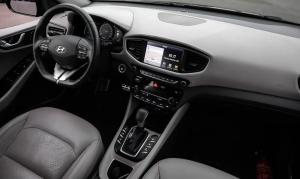 Черный Хендай Ioniq 2016 в Елгава, объемом двигателя 1.60 л и пробегом 212 тыс. км за 8950 €, фото 11 на AUTOMOTO.COM.LV