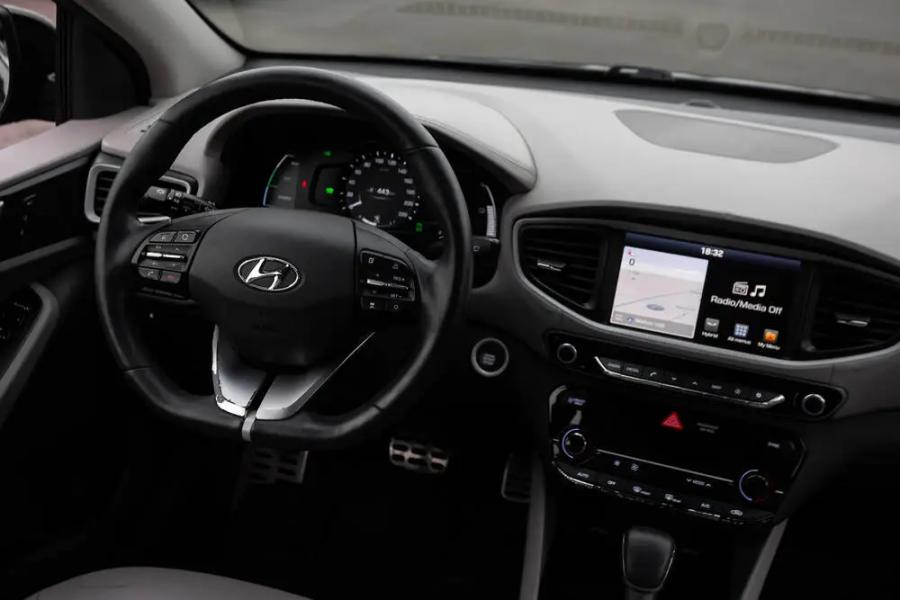 Черный Хендай Ioniq 2016 в Елгава, объемом двигателя 1.60 л и пробегом 212 тыс. км за 8950 €, фото 13 на AUTOMOTO.COM.LV