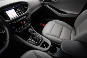 Черный Хендай Ioniq 2016 в Елгава, объемом двигателя 1.60 л и пробегом 212 тыс. км за 8950 €, фото 20 на AUTOMOTO.COM.LV