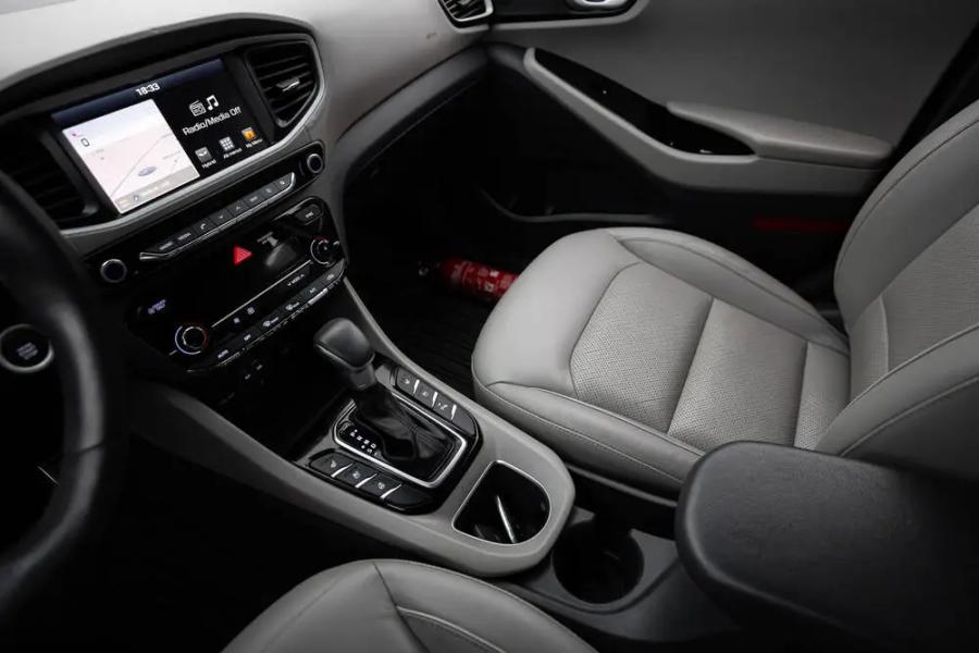 Черный Хендай Ioniq 2016 в Елгава, объемом двигателя 1.60 л и пробегом 212 тыс. км за 8950 €, фото 20 на AUTOMOTO.COM.LV