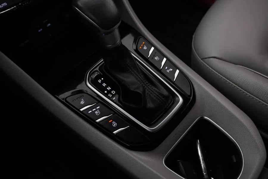 Черный Хендай Ioniq 2016 в Елгава, объемом двигателя 1.60 л и пробегом 212 тыс. км за 8950 €, фото 21 на AUTOMOTO.COM.LV