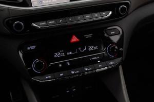Черный Хендай Ioniq 2016 в Елгава, объемом двигателя 1.60 л и пробегом 212 тыс. км за 8950 €, фото 22 на AUTOMOTO.COM.LV