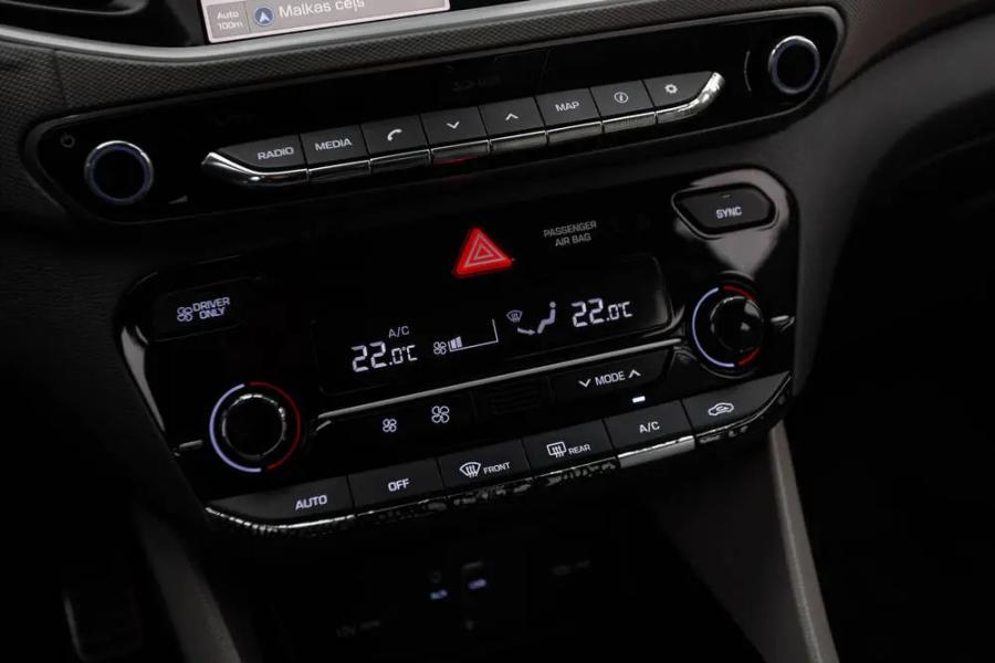 Черный Хендай Ioniq 2016 в Елгава, объемом двигателя 1.60 л и пробегом 212 тыс. км за 8950 €, фото 22 на AUTOMOTO.COM.LV