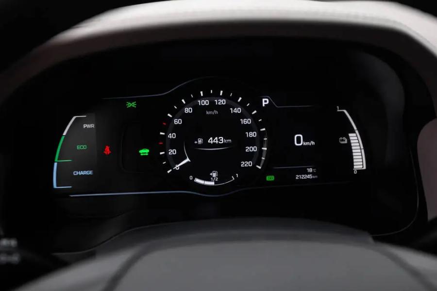 Черный Хендай Ioniq 2016 в Елгава, объемом двигателя 1.60 л и пробегом 212 тыс. км за 8950 €, фото 30 на AUTOMOTO.COM.LV