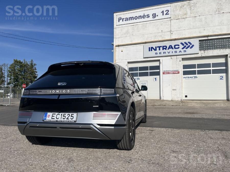 Black Hyundai Ioniq 2021 in Riga, with an engine capacity of 0.00 L and mileage of 74 thousand km for 25700 €, photo 3 on AUTOMOTO.COM.LV