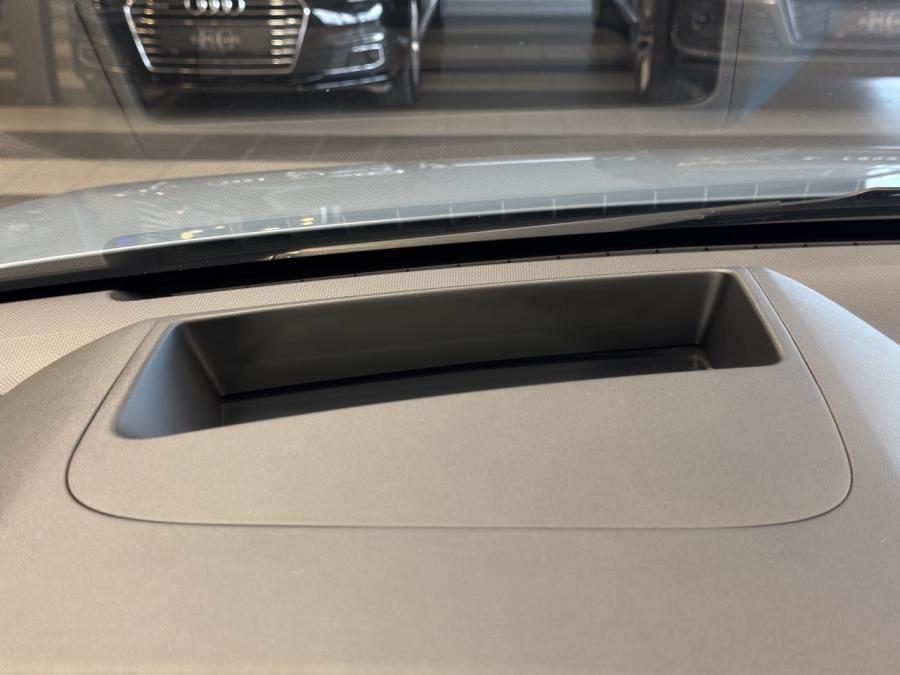 Blue Hyundai Ioniq 2022 in Riga, with an engine capacity of 0.00 L and mileage of 128 thousand km for 26990 €, photo 28 on AUTOMOTO.COM.LV