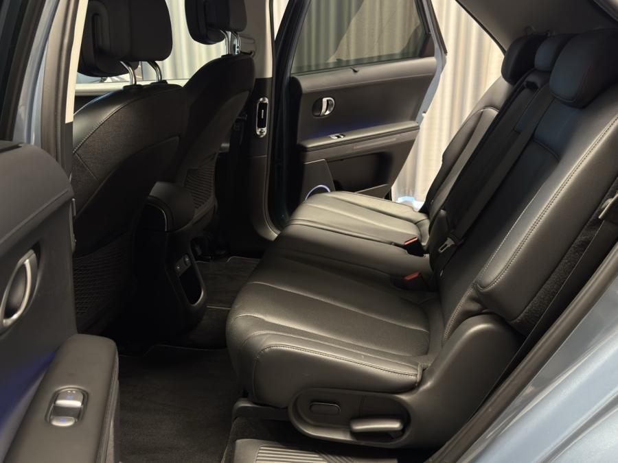 Blue Hyundai Ioniq 2022 in Riga, with an engine capacity of 0.00 L and mileage of 128 thousand km for 26990 €, photo 31 on AUTOMOTO.COM.LV