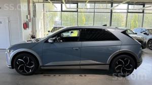 Blue Hyundai Ioniq 2024 in Riga, with an engine capacity of 0.00 L and mileage of 36 thousand km for 35900 €, photo 3 on AUTOMOTO.COM.LV