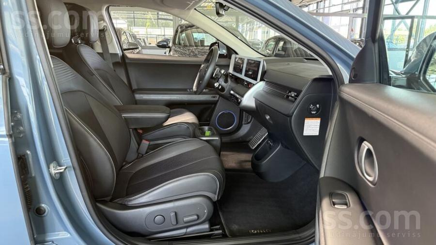 Blue Hyundai Ioniq 2024 in Riga, with an engine capacity of 0.00 L and mileage of 36 thousand km for 35900 €, photo 18 on AUTOMOTO.COM.LV
