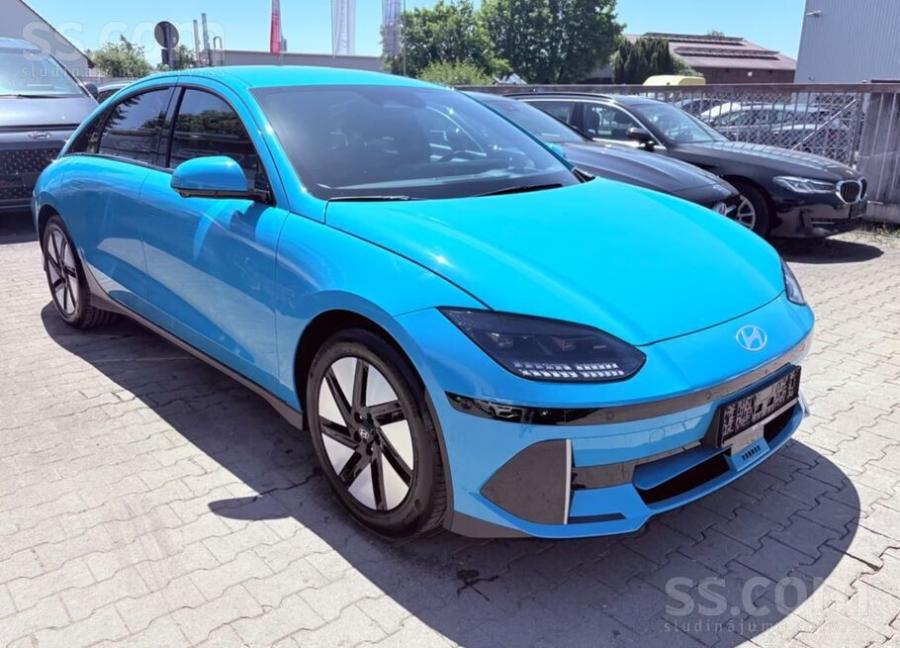 Синий Хендай Ioniq 2024 в Рига, объемом двигателя 0.00 л и пробегом 21 тыс. км за 26800 €, фото 1 на AUTOMOTO.COM.LV