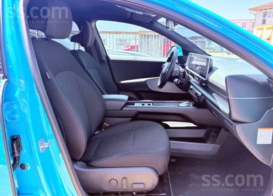 Синий Хендай Ioniq 2024 в Рига, объемом двигателя 0.00 л и пробегом 21 тыс. км за 26800 €, фото 8 на AUTOMOTO.COM.LV