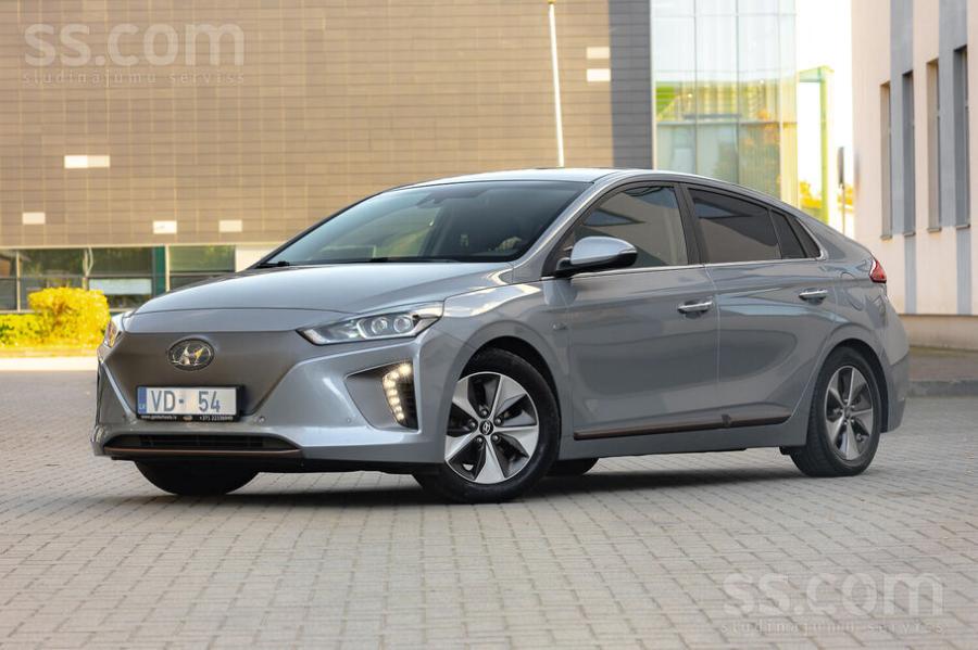 Zils Hyundai Ioniq 2017 Jelgava, ar dzinēja tilpumu 1.00 L un nobraukumu 141 tūkst. km par 10900 €, foto 1 vietnē AUTOMOTO.COM.LV