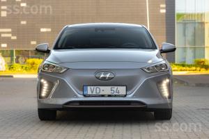 Zils Hyundai Ioniq 2017 Jelgava, ar dzinēja tilpumu 1.00 L un nobraukumu 141 tūkst. km par 10900 €, foto 3 vietnē AUTOMOTO.COM.LV
