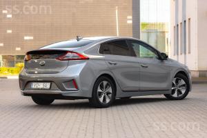 Zils Hyundai Ioniq 2017 Jelgava, ar dzinēja tilpumu 1.00 L un nobraukumu 141 tūkst. km par 10900 €, foto 5 vietnē AUTOMOTO.COM.LV