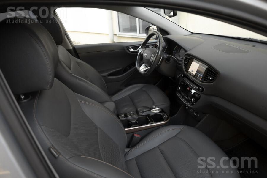 Zils Hyundai Ioniq 2017 Jelgava, ar dzinēja tilpumu 1.00 L un nobraukumu 141 tūkst. km par 10900 €, foto 9 vietnē AUTOMOTO.COM.LV