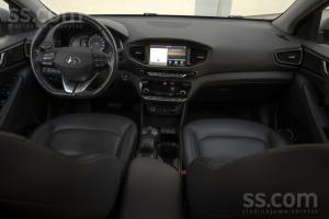 Zils Hyundai Ioniq 2017 Jelgava, ar dzinēja tilpumu 1.00 L un nobraukumu 141 tūkst. km par 10900 €, foto 12 vietnē AUTOMOTO.COM.LV